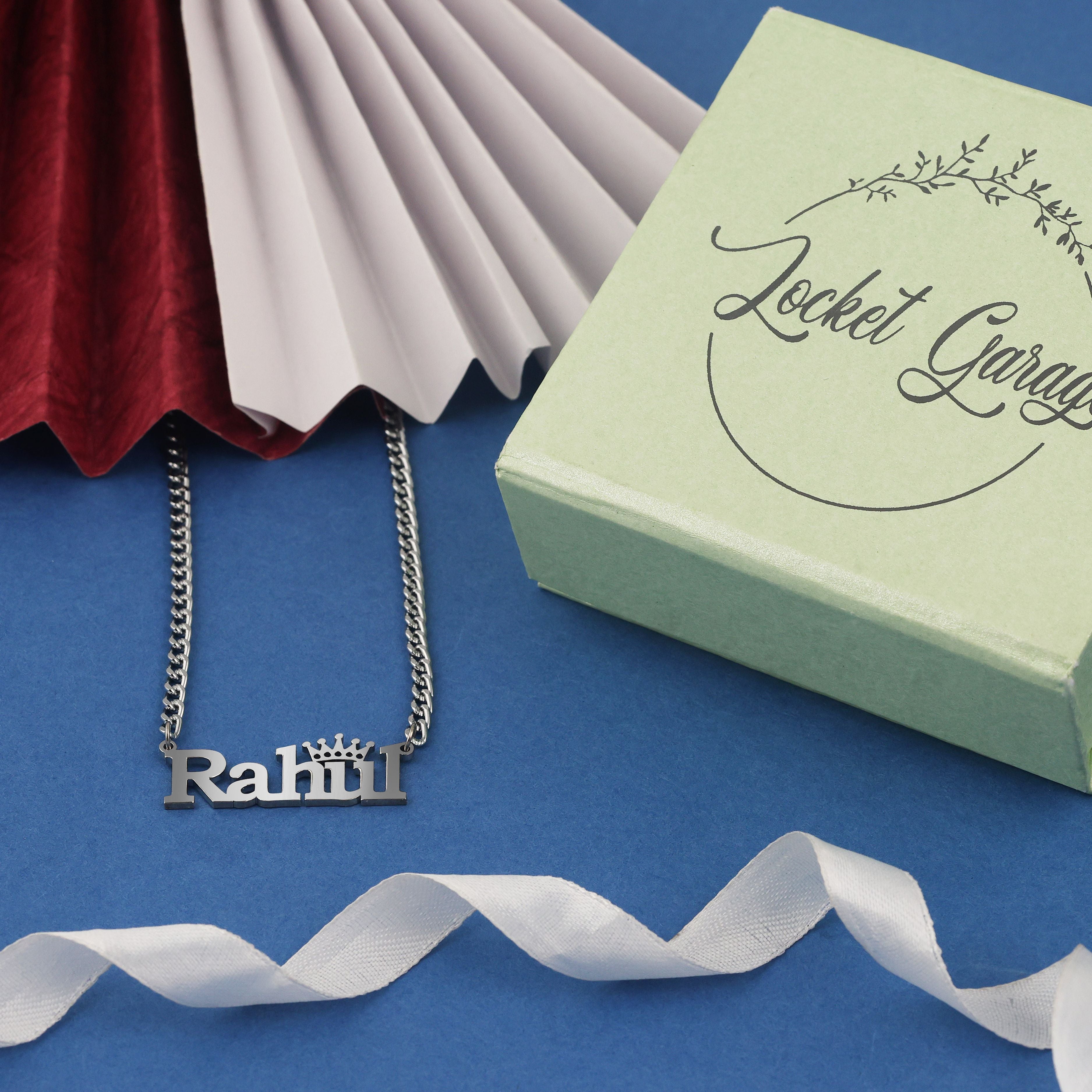 Mens Personalised Necklace with King Crown– Locket Garage